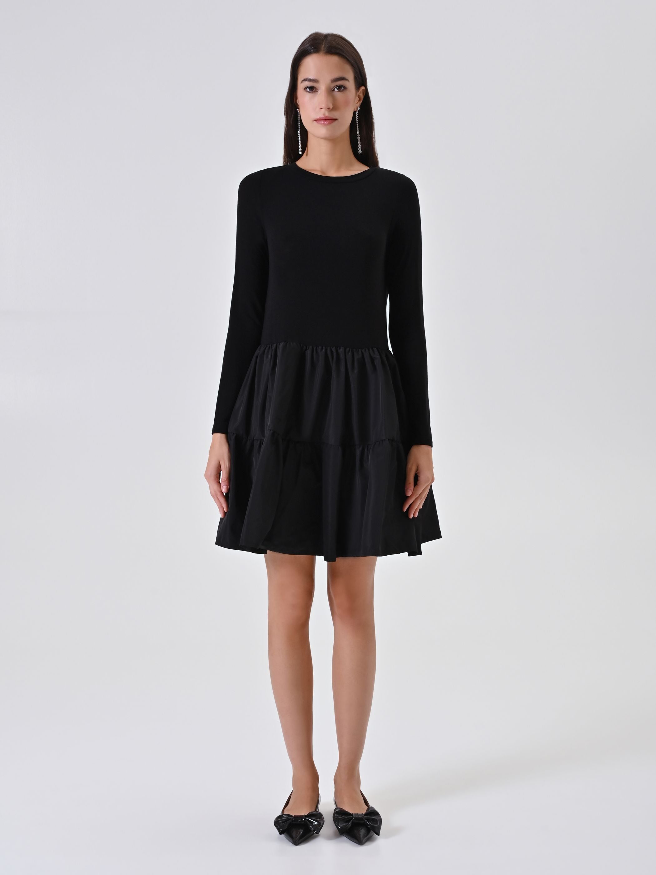 Robe noire en maille à bas évasé – Rinascimento